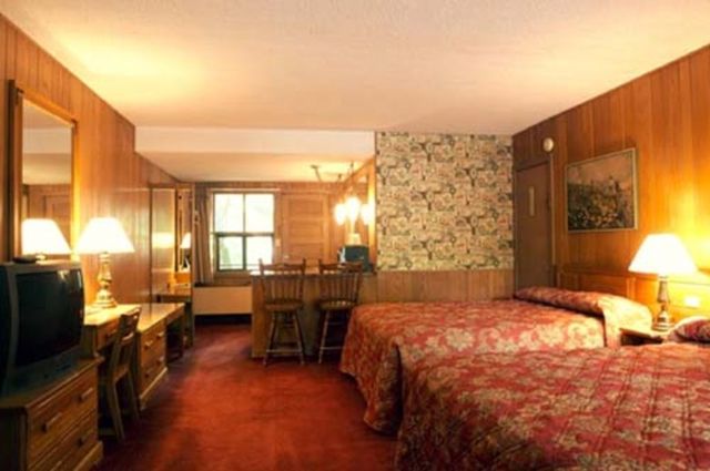 Brookside Resort (Gatlinburg, TN) - Resort Reviews - ResortsandLodges.com